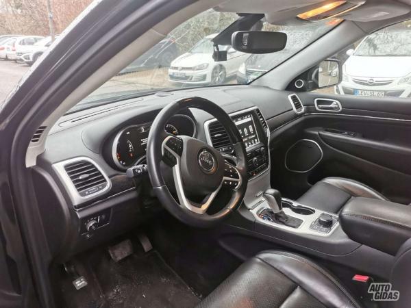Black Jeep Grand Cherokee 2019 in Kaunas, with an engine capacity of 3.00 L and mileage of 75 thousand km for 32700 €, photo 5 on AUTOMOTO.COM.LV