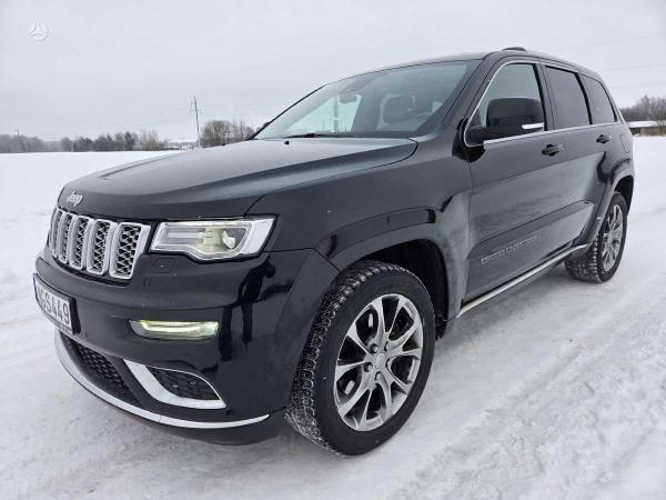 Black Jeep Grand Cherokee 2019 in Salcininkai, with an engine capacity of 2.99 L and mileage of 146 thousand km for 20500 €, photo 1 on AUTOMOTO.COM.LV