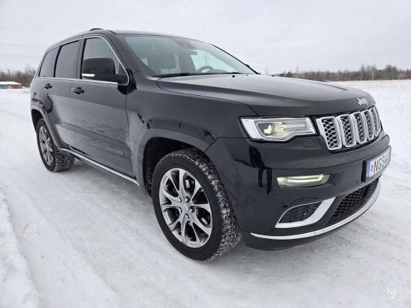 Black Jeep Grand Cherokee 2019 in Salcininkai, with an engine capacity of 2.99 L and mileage of 146 thousand km for 20500 €, photo 2 on AUTOMOTO.COM.LV