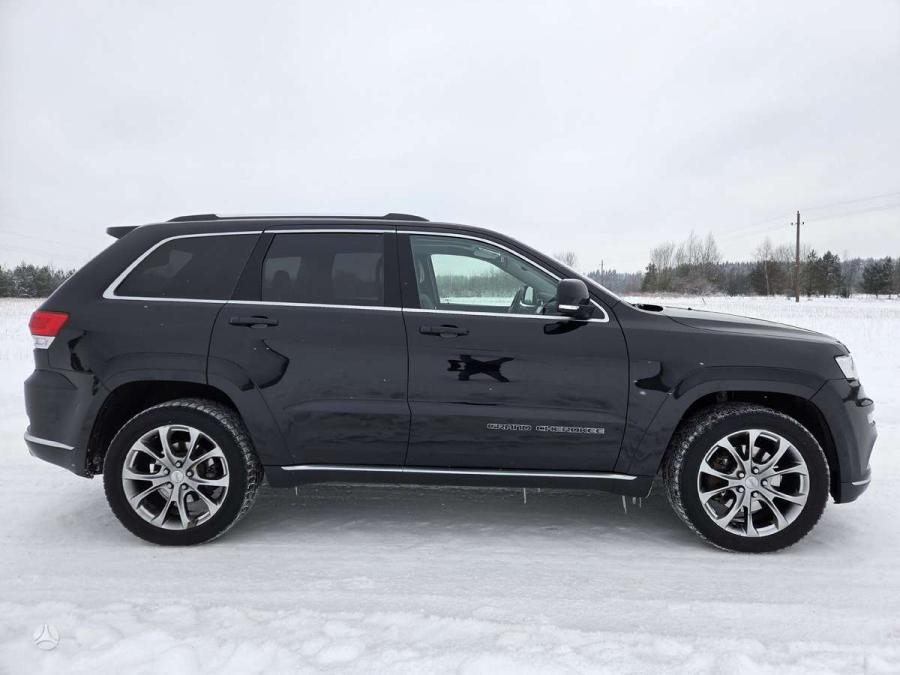 Melns Jeep Grand Cherokee 2019 Šalčininkai, ar dzinēja tilpumu 2.99 L un nobraukumu 146 tūkst. km par 20500 €, foto 4 vietnē AUTOMOTO.COM.LV