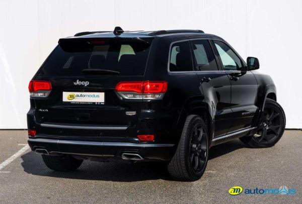 Black Jeep Grand Cherokee 2019 in Vilnius, with an engine capacity of 2.99 L and mileage of 131 thousand km for 24950 €, photo 2 on AUTOMOTO.COM.LV