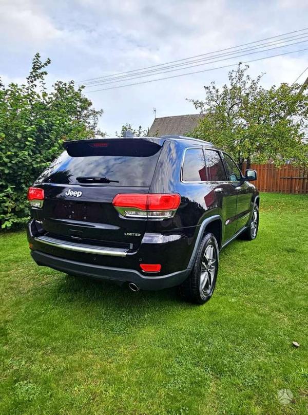 Black Jeep Grand Cherokee 2019 in Kalvarija, with an engine capacity of 3.60 L and mileage of 155 thousand km for 19500 €, photo 6 on AUTOMOTO.COM.LV