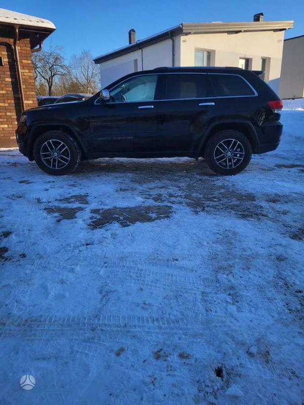 Black Jeep Grand Cherokee 2019 in Kaunas, with an engine capacity of 3.60 L and mileage of 80 thousand km for 18200 €, photo 5 on AUTOMOTO.COM.LV