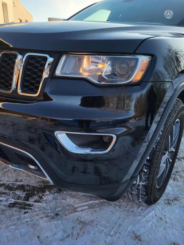 Black Jeep Grand Cherokee 2019 in Kaunas, with an engine capacity of 3.60 L and mileage of 80 thousand km for 18200 €, photo 8 on AUTOMOTO.COM.LV