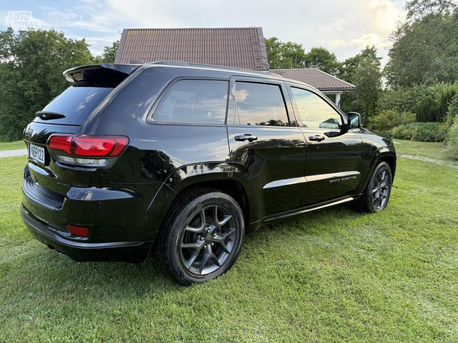 Black Jeep Grand Cherokee 2019 in Vilnius, with an engine capacity of 3.60 L and mileage of 158 thousand km for 17500 €, photo 5 on AUTOMOTO.COM.LV