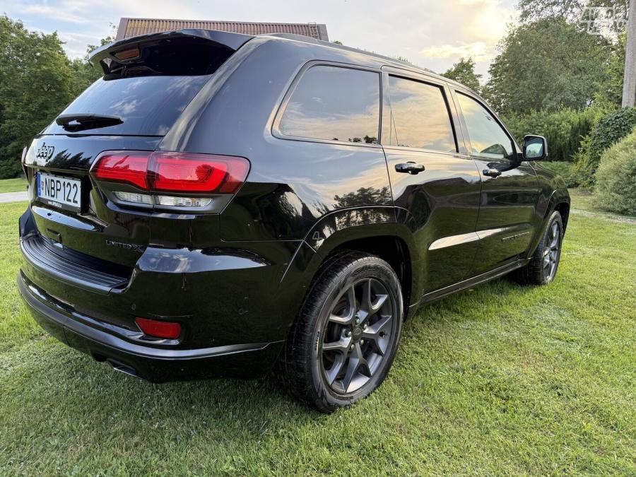 Black Jeep Grand Cherokee 2019 in Vilnius, with an engine capacity of 3.60 L and mileage of 158 thousand km for 17500 €, photo 13 on AUTOMOTO.COM.LV