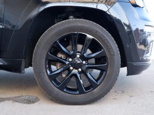 Melns Jeep Grand Cherokee 2019 Klaipėda, ar dzinēja tilpumu 3.60 L un nobraukumu 151 tūkst. km par 22200 €, foto 14 vietnē AUTOMOTO.COM.LV