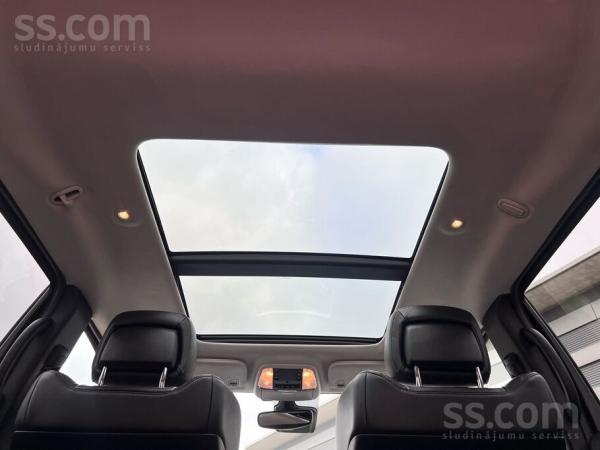 Black Jeep Grand Cherokee 2019 in Liepaja, with an engine capacity of 3.00 L and mileage of 136 thousand km for 21000 €, photo 6 on AUTOMOTO.COM.LV
