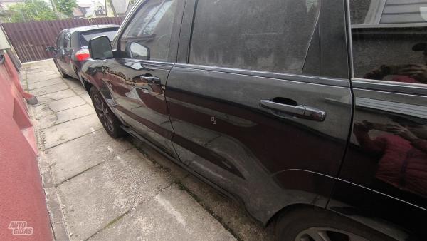 Melns Jeep Grand Cherokee 2019 Kauņa, ar dzinēja tilpumu 3.60 L un nobraukumu 256 tūkst. km par 11500 €, foto 3 vietnē AUTOMOTO.COM.LV