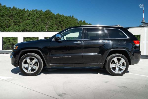 Black Jeep Grand Cherokee 2019 in Vilnius, with an engine capacity of 3.60 L and mileage of 201 thousand km for 16950 €, photo 3 on AUTOMOTO.COM.LV