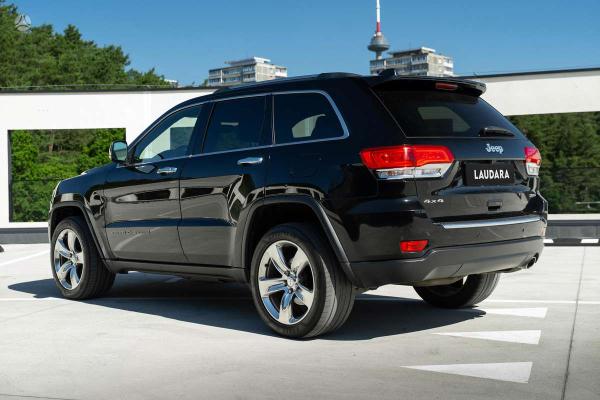 Black Jeep Grand Cherokee 2019 in Vilnius, with an engine capacity of 3.60 L and mileage of 201 thousand km for 16950 €, photo 4 on AUTOMOTO.COM.LV