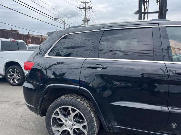 Black Jeep Grand Cherokee 2019 in Klaipeda, with an engine capacity of 5.65 L and mileage of 152 thousand km for 14400 €, photo 2 on AUTOMOTO.COM.LV