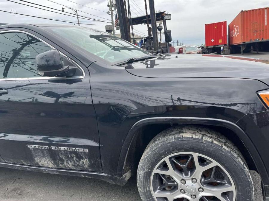 Melns Jeep Grand Cherokee 2019 Klaipėda, ar dzinēja tilpumu 5.65 L un nobraukumu 152 tūkst. km par 14400 €, foto 5 vietnē AUTOMOTO.COM.LV