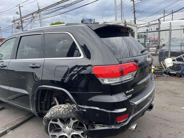 Black Jeep Grand Cherokee 2019 in Klaipeda, with an engine capacity of 5.65 L and mileage of 152 thousand km for 14400 €, photo 7 on AUTOMOTO.COM.LV