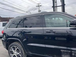 Melns Jeep Grand Cherokee 2019 Klaipėda, ar dzinēja tilpumu 5.65 L un nobraukumu 152 tūkst. km par 14400 €, foto 14 vietnē AUTOMOTO.COM.LV