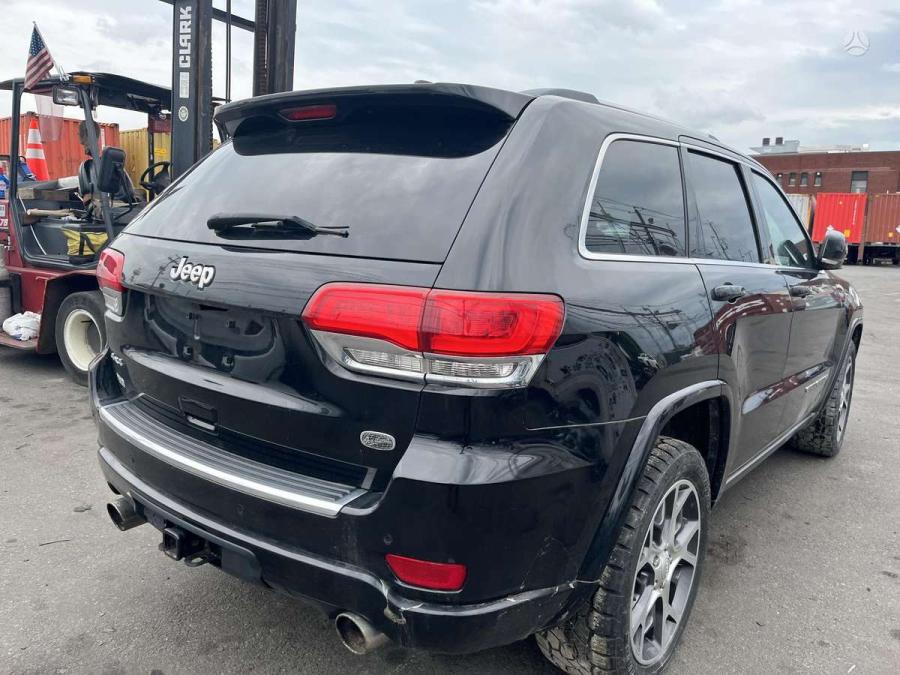 Melns Jeep Grand Cherokee 2019 Klaipėda, ar dzinēja tilpumu 5.65 L un nobraukumu 152 tūkst. km par 14400 €, foto 20 vietnē AUTOMOTO.COM.LV