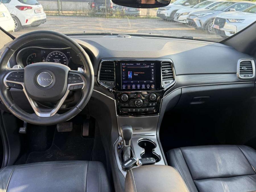 Black Jeep Grand Cherokee 2019 in Vilnius, with an engine capacity of 2.99 L and mileage of 173 thousand km for 16200 €, photo 9 on AUTOMOTO.COM.LV