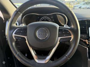 Black Jeep Grand Cherokee 2019 in Vilnius, with an engine capacity of 2.99 L and mileage of 173 thousand km for 16200 €, photo 10 on AUTOMOTO.COM.LV