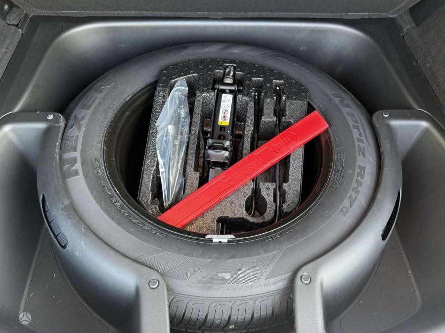 Black Jeep Grand Cherokee 2019 in Vilnius, with an engine capacity of 2.99 L and mileage of 173 thousand km for 16200 €, photo 23 on AUTOMOTO.COM.LV