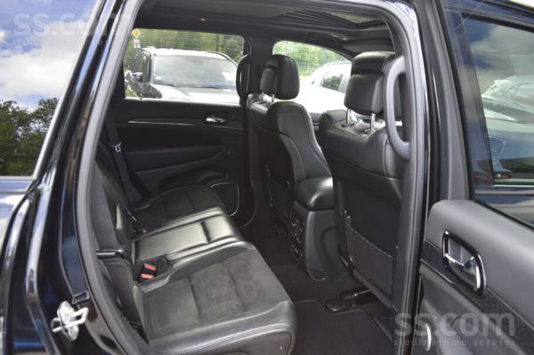 Melns Jeep Grand Cherokee 2019 Tukums, ar dzinēja tilpumu 3.00 L un nobraukumu 189 tūkst. km par 21995 €, foto 10 vietnē AUTOMOTO.COM.LV