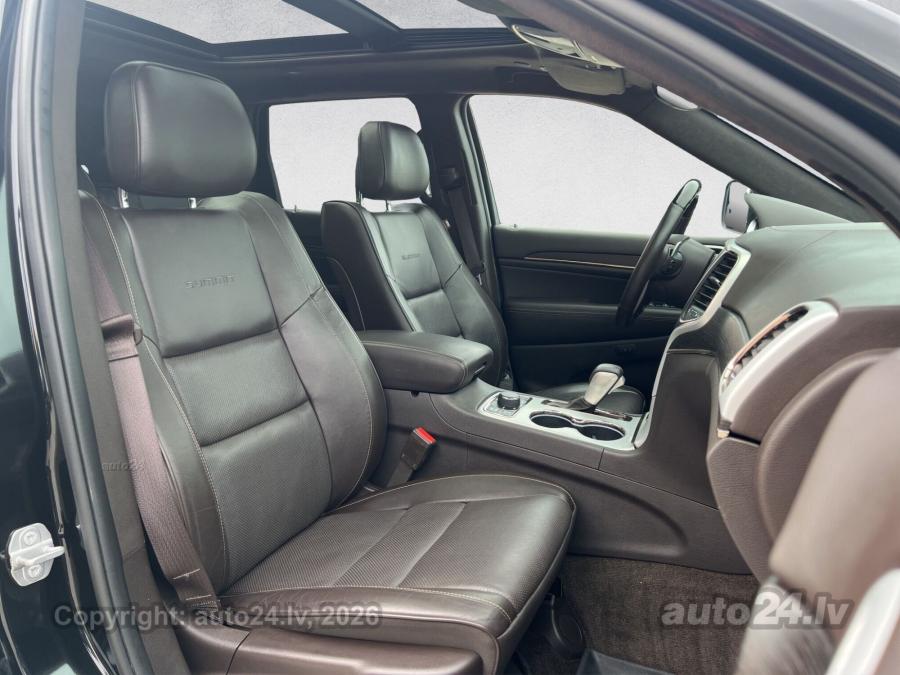Melns Jeep Grand Cherokee 2019 Tallina, ar dzinēja tilpumu 3.00 L un nobraukumu 67 tūkst. km par 22900 €, foto 12 vietnē AUTOMOTO.COM.LV