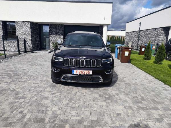 Black Jeep Grand Cherokee 2019 in Kaunas, with an engine capacity of 3.60 L and mileage of 148 thousand km for 18500 €, photo 3 on AUTOMOTO.COM.LV