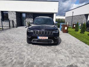 Black Jeep Grand Cherokee 2019 in Kaunas, with an engine capacity of 3.60 L and mileage of 148 thousand km for 18500 €, photo 3 on AUTOMOTO.COM.LV