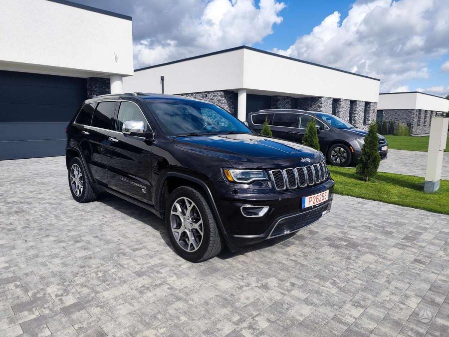 Black Jeep Grand Cherokee 2019 in Kaunas, with an engine capacity of 3.60 L and mileage of 148 thousand km for 18500 €, photo 4 on AUTOMOTO.COM.LV