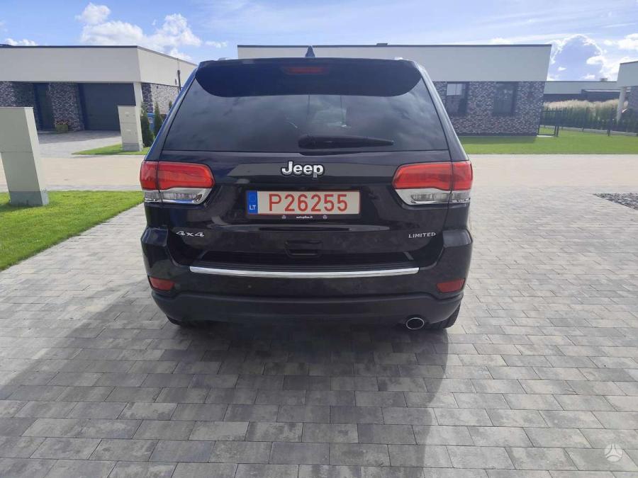 Black Jeep Grand Cherokee 2019 in Kaunas, with an engine capacity of 3.60 L and mileage of 148 thousand km for 18500 €, photo 7 on AUTOMOTO.COM.LV