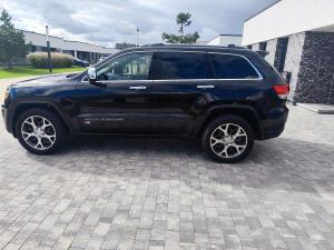 Black Jeep Grand Cherokee 2019 in Kaunas, with an engine capacity of 3.60 L and mileage of 148 thousand km for 18500 €, photo 9 on AUTOMOTO.COM.LV