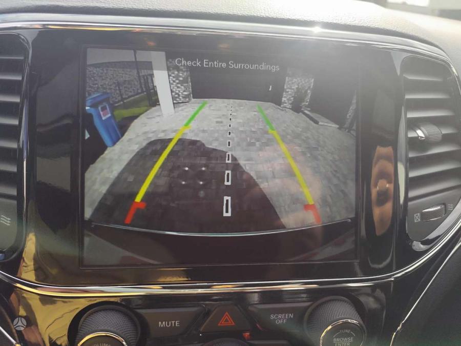 Black Jeep Grand Cherokee 2019 in Kaunas, with an engine capacity of 3.60 L and mileage of 148 thousand km for 18500 €, photo 16 on AUTOMOTO.COM.LV