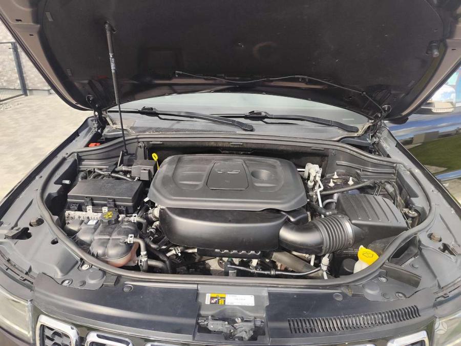 Black Jeep Grand Cherokee 2019 in Kaunas, with an engine capacity of 3.60 L and mileage of 148 thousand km for 18500 €, photo 18 on AUTOMOTO.COM.LV
