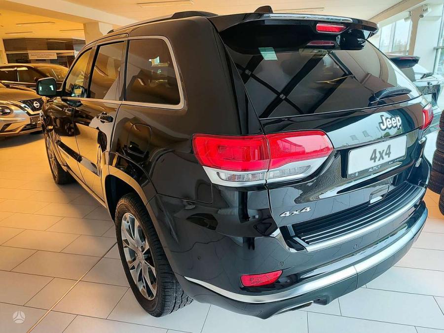 Melns Jeep Grand Cherokee 2019 Šauļi, ar dzinēja tilpumu 2.99 L un nobraukumu 154 tūkst. km par 19850 €, foto 7 vietnē AUTOMOTO.COM.LV