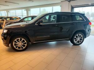 Melns Jeep Grand Cherokee 2019 Šauļi, ar dzinēja tilpumu 2.99 L un nobraukumu 154 tūkst. km par 19850 €, foto 9 vietnē AUTOMOTO.COM.LV