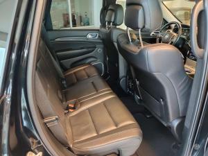 Melns Jeep Grand Cherokee 2019 Šauļi, ar dzinēja tilpumu 2.99 L un nobraukumu 154 tūkst. km par 19850 €, foto 13 vietnē AUTOMOTO.COM.LV