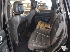 Melns Jeep Grand Cherokee 2019 Šauļi, ar dzinēja tilpumu 2.99 L un nobraukumu 154 tūkst. km par 19850 €, foto 14 vietnē AUTOMOTO.COM.LV