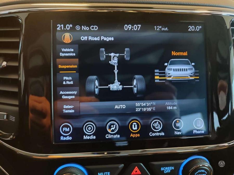 Melns Jeep Grand Cherokee 2019 Šauļi, ar dzinēja tilpumu 2.99 L un nobraukumu 154 tūkst. km par 19850 €, foto 21 vietnē AUTOMOTO.COM.LV