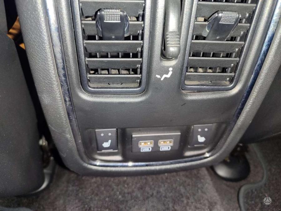 Melns Jeep Grand Cherokee 2019 Šauļi, ar dzinēja tilpumu 2.99 L un nobraukumu 154 tūkst. km par 19850 €, foto 25 vietnē AUTOMOTO.COM.LV