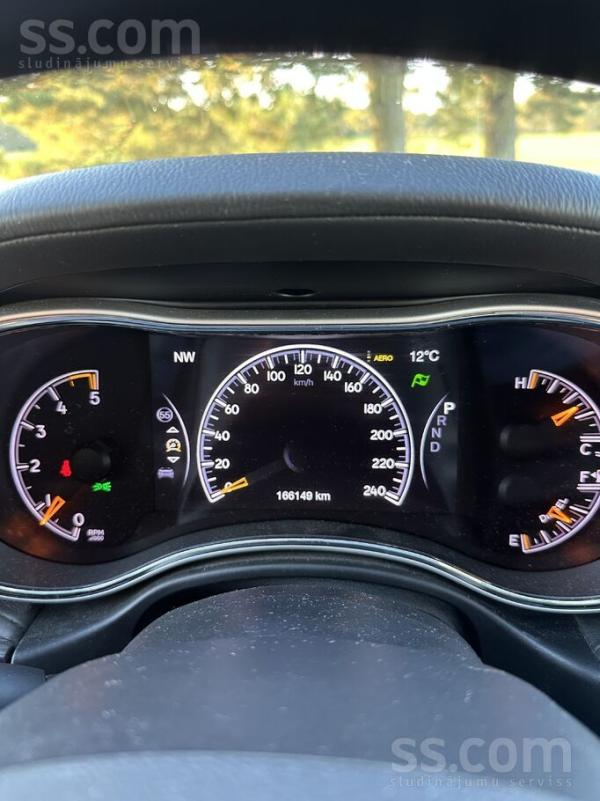 Melns Jeep Grand Cherokee 2020 Rīga, ar dzinēja tilpumu 3.00 L un nobraukumu 166 tūkst. km par 25800 €, foto 11 vietnē AUTOMOTO.COM.LV
