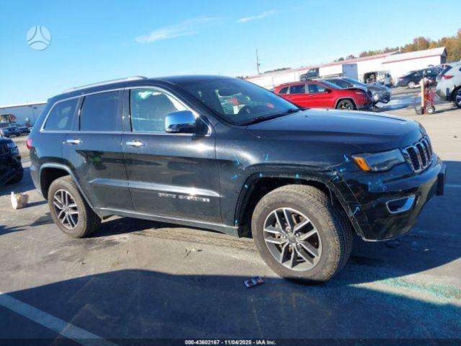 Black Jeep Grand Cherokee 2020 in Klaipeda, with an engine capacity of 3.60 L and mileage of 126 thousand km for 11500 €, photo 1 on AUTOMOTO.COM.LV