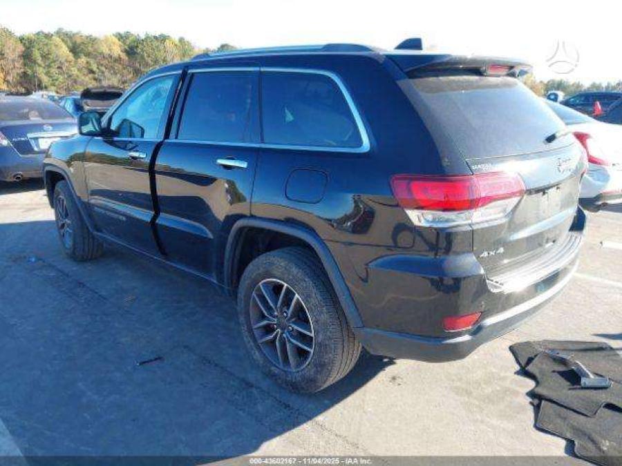 Black Jeep Grand Cherokee 2020 in Klaipeda, with an engine capacity of 3.60 L and mileage of 126 thousand km for 11500 €, photo 3 on AUTOMOTO.COM.LV