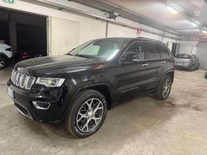 Melns Jeep Grand Cherokee 2020 Šauļi, ar dzinēja tilpumu 2.99 L un nobraukumu 230 tūkst. km par 15900 €, foto  vietnē AUTOMOTO.COM.LV