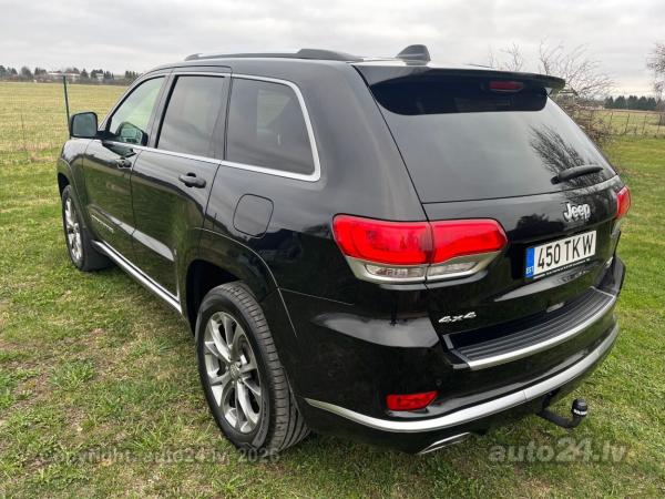 Melns Jeep Grand Cherokee 2020 Tallina, ar dzinēja tilpumu 3.00 L un nobraukumu 165 tūkst. km par 25000 €, foto 3 vietnē AUTOMOTO.COM.LV