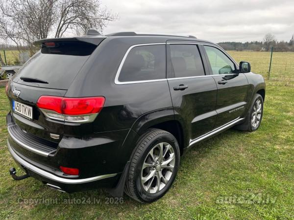 Melns Jeep Grand Cherokee 2020 Tallina, ar dzinēja tilpumu 3.00 L un nobraukumu 165 tūkst. km par 25000 €, foto 4 vietnē AUTOMOTO.COM.LV