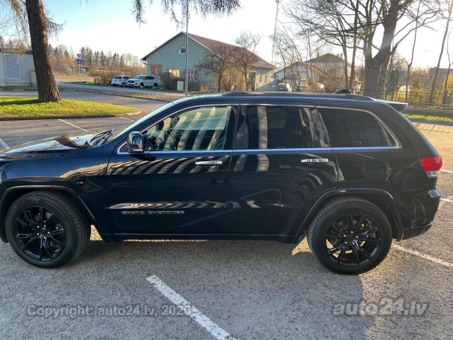 Melns Jeep Grand Cherokee 2020 Narva, ar dzinēja tilpumu 3.00 L un nobraukumu 114 tūkst. km par 33500 €, foto 3 vietnē AUTOMOTO.COM.LV