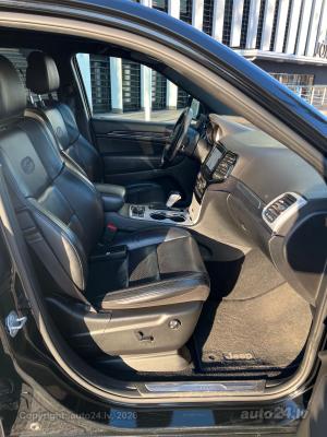 Melns Jeep Grand Cherokee 2020 Narva, ar dzinēja tilpumu 3.00 L un nobraukumu 114 tūkst. km par 33500 €, foto 12 vietnē AUTOMOTO.COM.LV