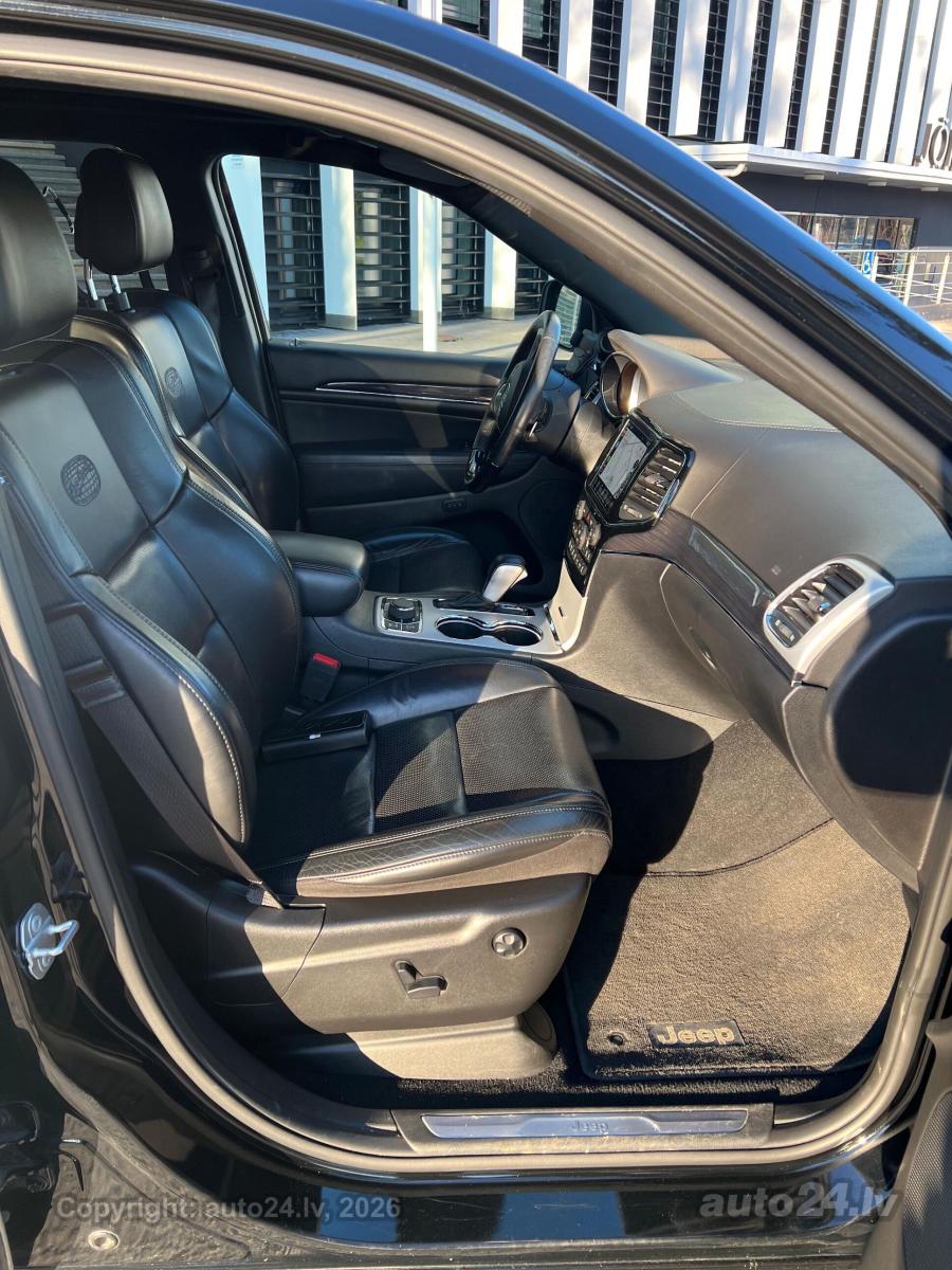 Melns Jeep Grand Cherokee 2020 Narva, ar dzinēja tilpumu 3.00 L un nobraukumu 114 tūkst. km par 33500 €, foto 12 vietnē AUTOMOTO.COM.LV