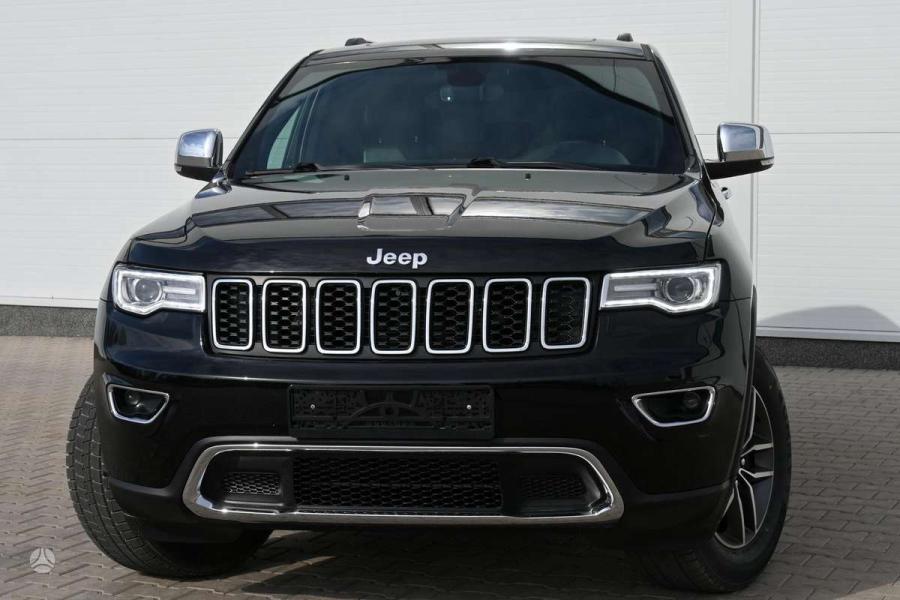 Black Jeep Grand Cherokee 2020 in Kretinga, with an engine capacity of 3.60 L and mileage of 42 thousand km for 20499 €, photo 3 on AUTOMOTO.COM.LV