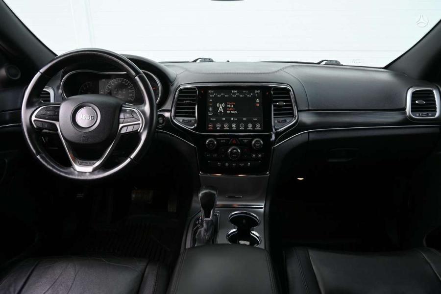 Black Jeep Grand Cherokee 2020 in Kretinga, with an engine capacity of 3.60 L and mileage of 42 thousand km for 20499 €, photo 31 on AUTOMOTO.COM.LV