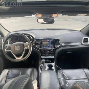 Black Jeep Grand Cherokee 2020 in Riga, with an engine capacity of 3.00 L and mileage of 99 thousand km for 25500 €, photo 20 on AUTOMOTO.COM.LV